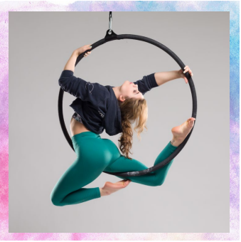 Figury aerial hoop - poznaj ich nazwy - Flying Rose